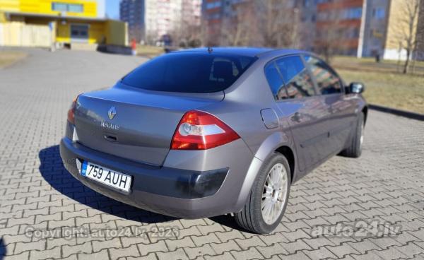 Pelēks Renault Megane 2005 Tallina, ar dzinēja tilpumu 1.60 L un nobraukumu 278 tūkst. km par 1000 €, foto 4 vietnē AUTOMOTO.COM.LV