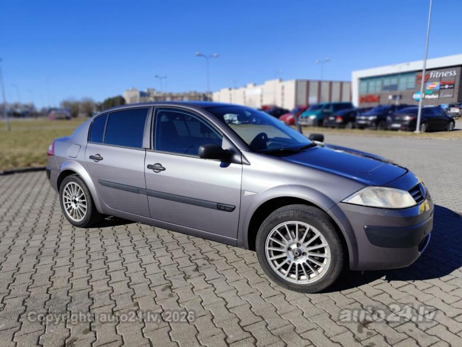 Grey Renault Megane 2005 in Tallinn, with an engine capacity of 1.60 L and mileage of 278 thousand km for 1000 €, photo 9 on AUTOMOTO.COM.LV