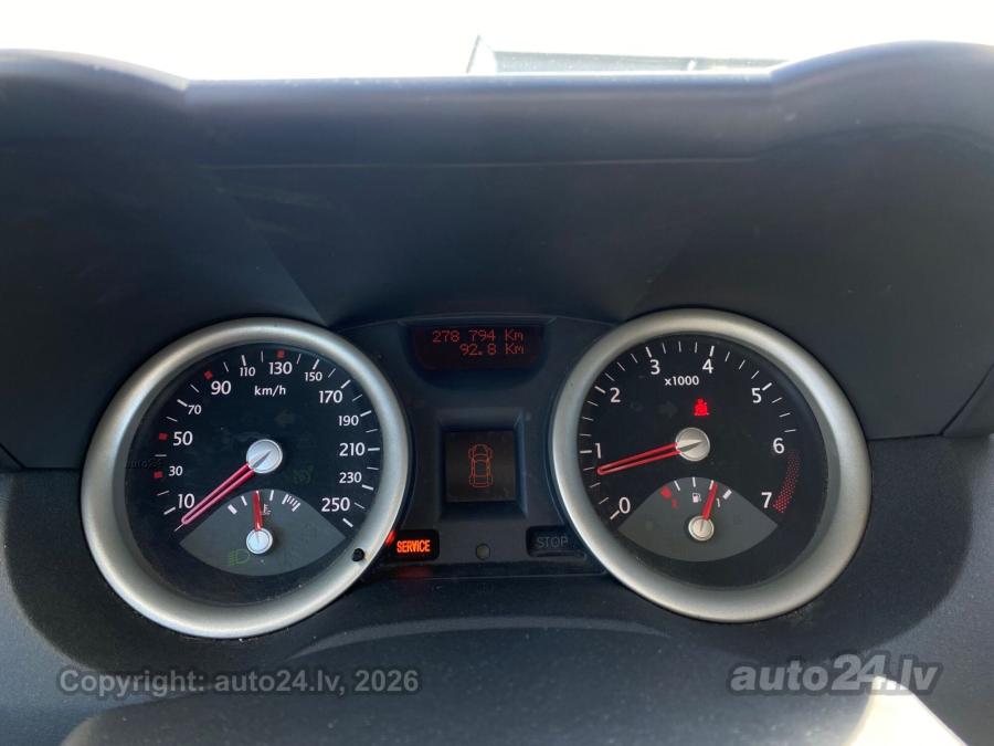 Pelēks Renault Megane 2005 Tartu, ar dzinēja tilpumu 1.60 L un nobraukumu 275 tūkst. km par 1490 €, foto 14 vietnē AUTOMOTO.COM.LV
