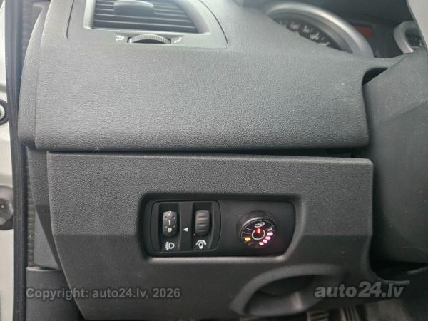 Grey Renault Megane 2005 in Tallinn, with an engine capacity of 1.60 L and mileage of 150 thousand km for 2300 €, photo 10 on AUTOMOTO.COM.LV