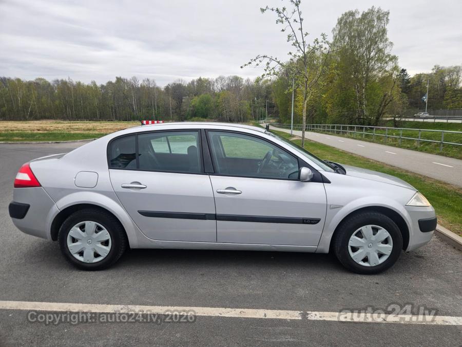 Pelēks Renault Megane 2005 Tallina, ar dzinēja tilpumu 1.60 L un nobraukumu 150 tūkst. km par 2300 €, foto 12 vietnē AUTOMOTO.COM.LV