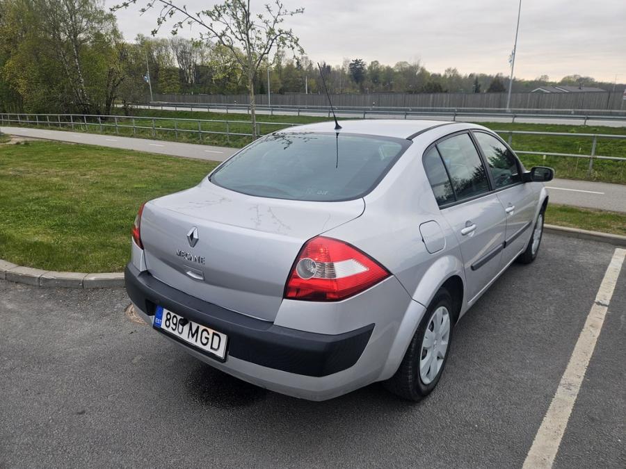 Pelēks Renault Megane 2005 Tallina, ar dzinēja tilpumu 1.60 L un nobraukumu 151 tūkst. km par 2200 €, foto 22 vietnē AUTOMOTO.COM.LV