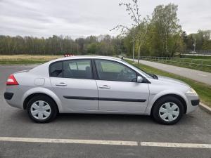 Pelēks Renault Megane 2005 Tallina, ar dzinēja tilpumu 1.60 L un nobraukumu 151 tūkst. km par 2200 €, foto 23 vietnē AUTOMOTO.COM.LV