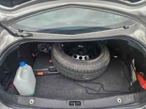 Pelēks Renault Megane 2005 Tallina, ar dzinēja tilpumu 1.60 L un nobraukumu 151 tūkst. km par 2200 €, foto 31 vietnē AUTOMOTO.COM.LV