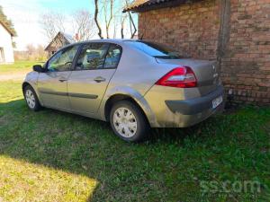 Pelēks Renault Megane 2007 Jelgava, ar dzinēja tilpumu 1.60 L un nobraukumu 195 tūkst. km par 400 €, foto 5 vietnē AUTOMOTO.COM.LV