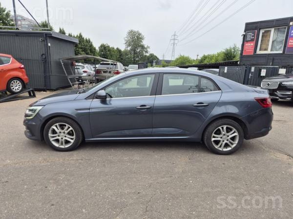 Grey Renault Megane 2021 in Riga, with an engine capacity of 1.50 L and mileage of 238 thousand km for 11990 €, photo 5 on AUTOMOTO.COM.LV