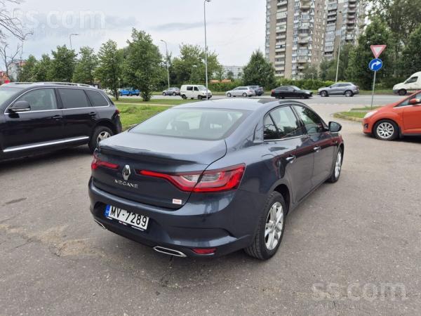 Grey Renault Megane 2021 in Riga, with an engine capacity of 1.50 L and mileage of 238 thousand km for 11990 €, photo 6 on AUTOMOTO.COM.LV