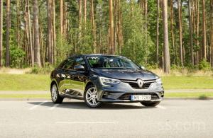 Grey Renault Megane 2021 in Riga, with an engine capacity of 1.50 L and mileage of 238 thousand km for 11990 €, photo 3 on AUTOMOTO.COM.LV