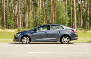 Grey Renault Megane 2021 in Riga, with an engine capacity of 1.50 L and mileage of 238 thousand km for 11990 €, photo 6 on AUTOMOTO.COM.LV