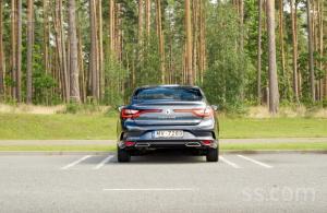 Grey Renault Megane 2021 in Riga, with an engine capacity of 1.50 L and mileage of 238 thousand km for 11990 €, photo 8 on AUTOMOTO.COM.LV