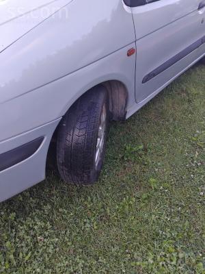 Pelēks Renault Megane 2001 Rīga, ar dzinēja tilpumu 1.60 L un nobraukumu 266 tūkst. km par 1100 €, foto 5 vietnē AUTOMOTO.COM.LV