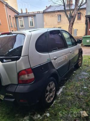 Grey Renault Megane 2003 in Riga, with an engine capacity of 1.90 L and mileage of 249 thousand km for 1100 €, photo 4 on AUTOMOTO.COM.LV