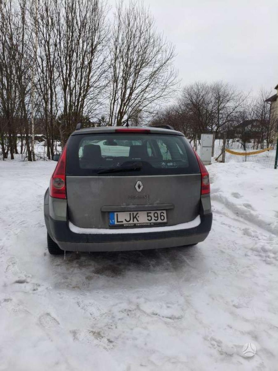 Grey Renault Megane 2004 in Vilnius, with an engine capacity of 2.00 L and mileage of 325 thousand km for 600 €, photo 5 on AUTOMOTO.COM.LV