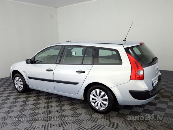 Pelēks Renault Megane 2004 Tallina, ar dzinēja tilpumu 1.40 L un nobraukumu 242 tūkst. km par 999 €, foto 4 vietnē AUTOMOTO.COM.LV