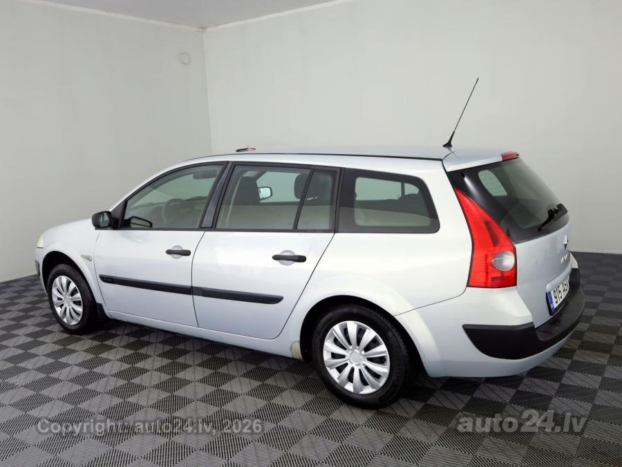 Pelēks Renault Megane 2004 Tallina, ar dzinēja tilpumu 1.40 L un nobraukumu 242 tūkst. km par 999 €, foto 5 vietnē AUTOMOTO.COM.LV