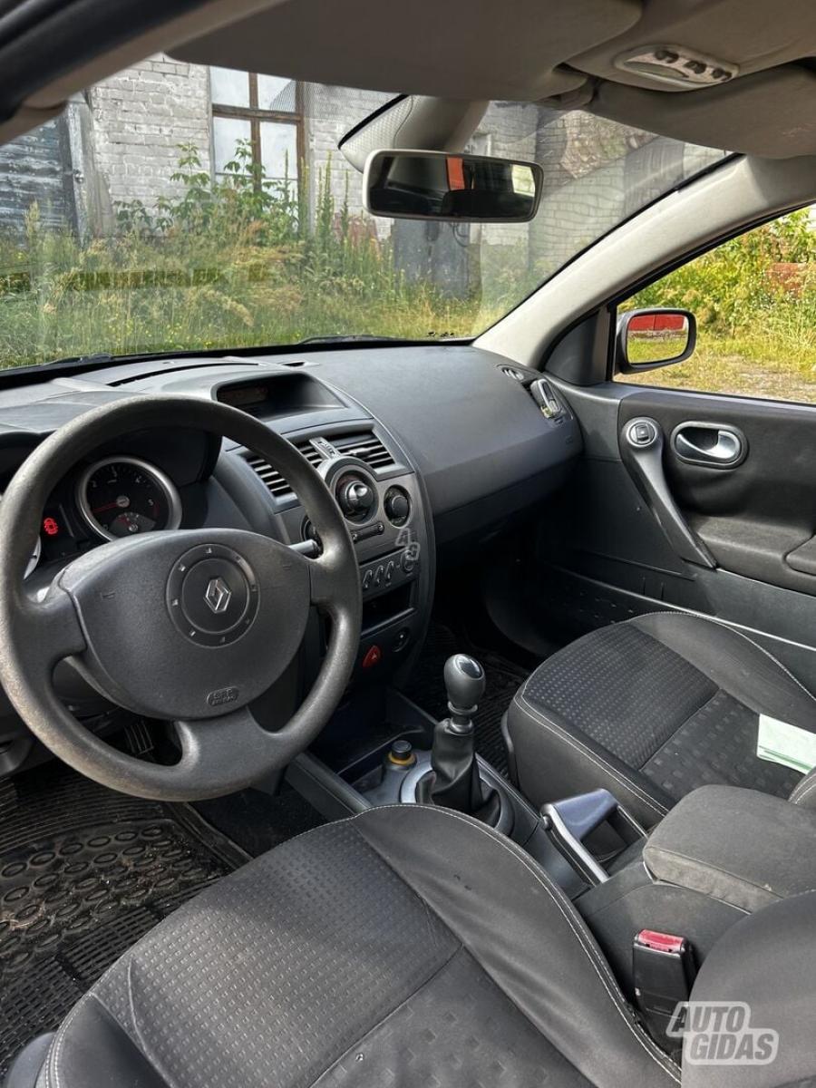 Pelēks Renault Megane 2004 Ignalina, ar dzinēja tilpumu 1.90 L un nobraukumu 29 tūkst. km par 999 €, foto 6 vietnē AUTOMOTO.COM.LV