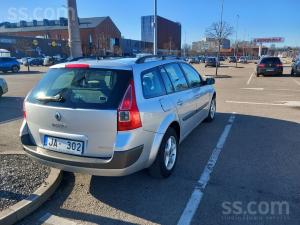 Pelēks Renault Megane 2006 Rīga, ar dzinēja tilpumu 1.60 L un nobraukumu 252 tūkst. km par 2500 €, foto 5 vietnē AUTOMOTO.COM.LV