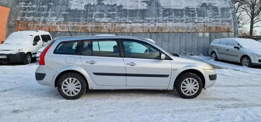 Pelēks Renault Megane 2006 Valmiera, ar dzinēja tilpumu 1.60 L un nobraukumu 301 tūkst. km par 1200 €, foto 3 vietnē AUTOMOTO.COM.LV