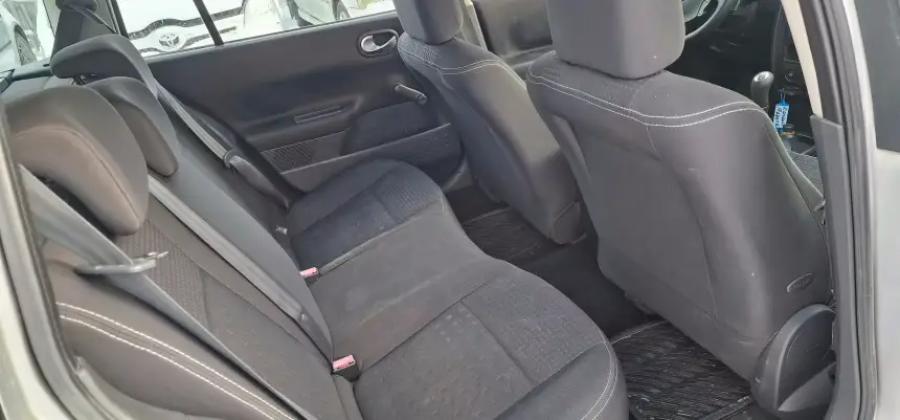 Pelēks Renault Megane 2006 Valmiera, ar dzinēja tilpumu 1.60 L un nobraukumu 301 tūkst. km par 1200 €, foto 11 vietnē AUTOMOTO.COM.LV