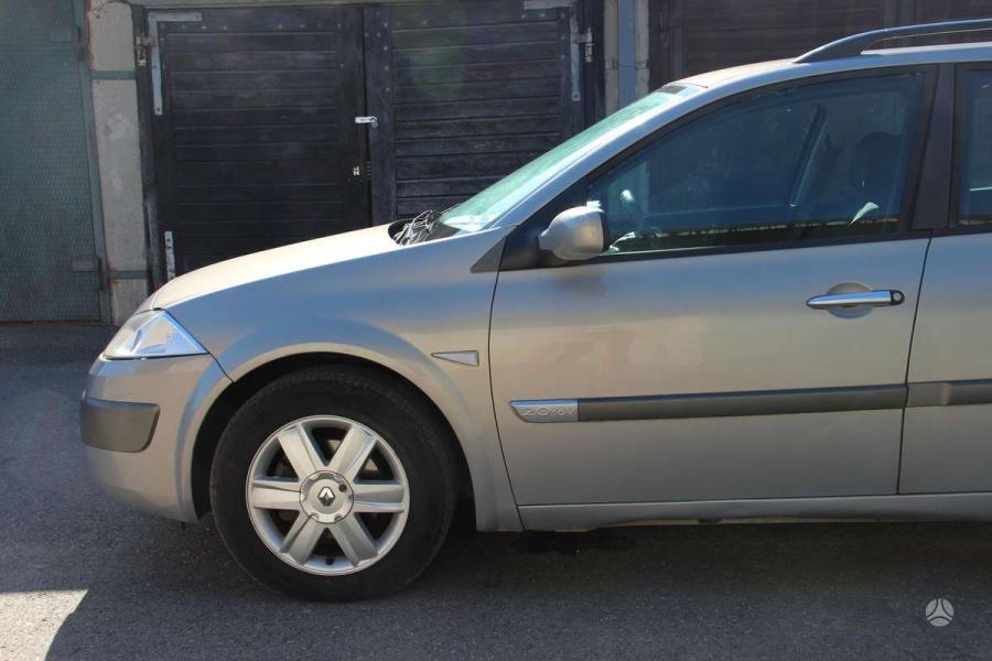 Pelēks Renault Megane 2006 Kauņa, ar dzinēja tilpumu 2.00 L un nobraukumu 260 tūkst. km par 1300 €, foto 9 vietnē AUTOMOTO.COM.LV