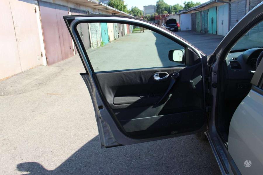 Pelēks Renault Megane 2006 Kauņa, ar dzinēja tilpumu 2.00 L un nobraukumu 260 tūkst. km par 1300 €, foto 12 vietnē AUTOMOTO.COM.LV