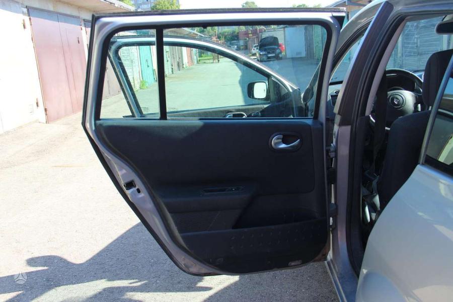 Pelēks Renault Megane 2006 Kauņa, ar dzinēja tilpumu 2.00 L un nobraukumu 260 tūkst. km par 1300 €, foto 13 vietnē AUTOMOTO.COM.LV