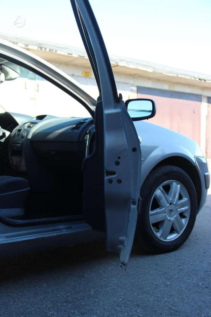 Pelēks Renault Megane 2006 Kauņa, ar dzinēja tilpumu 2.00 L un nobraukumu 260 tūkst. km par 1300 €, foto 16 vietnē AUTOMOTO.COM.LV