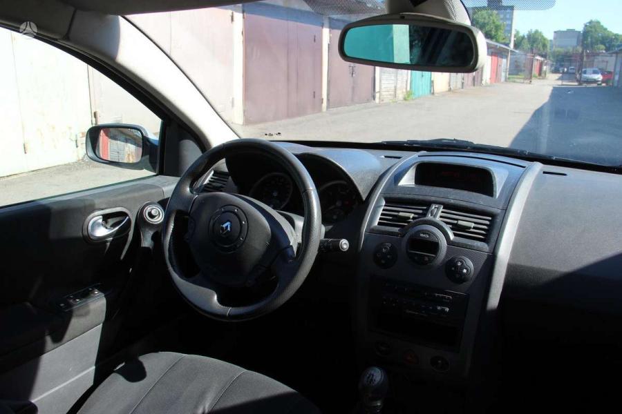 Pelēks Renault Megane 2006 Kauņa, ar dzinēja tilpumu 2.00 L un nobraukumu 260 tūkst. km par 1300 €, foto 19 vietnē AUTOMOTO.COM.LV