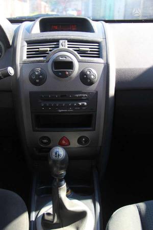 Pelēks Renault Megane 2006 Kauņa, ar dzinēja tilpumu 2.00 L un nobraukumu 260 tūkst. km par 1300 €, foto 22 vietnē AUTOMOTO.COM.LV