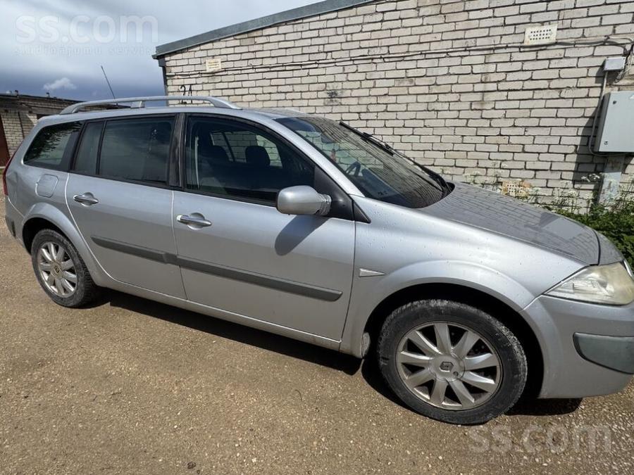 Pelēks Renault Megane 2007 Rīga, ar dzinēja tilpumu 1.90 L un nobraukumu 240 tūkst. km par 800 €, foto 4 vietnē AUTOMOTO.COM.LV