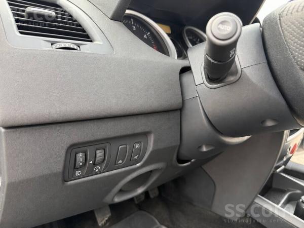 Grey Renault Megane 2007 in Riga, with an engine capacity of 1.90 L and mileage of 230 thousand km for 1290 €, photo 7 on AUTOMOTO.COM.LV