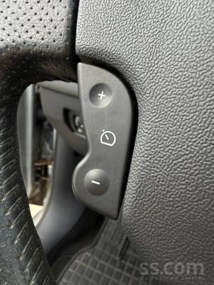 Grey Renault Megane 2007 in Riga, with an engine capacity of 1.90 L and mileage of 230 thousand km for 1290 €, photo 9 on AUTOMOTO.COM.LV