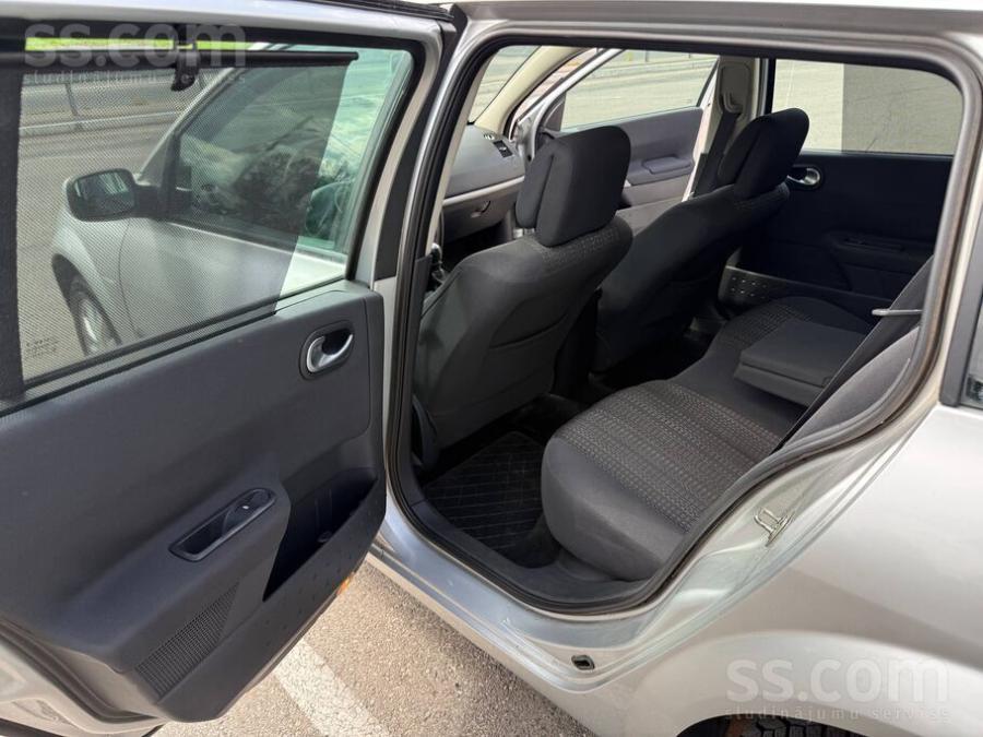 Grey Renault Megane 2007 in Riga, with an engine capacity of 1.90 L and mileage of 230 thousand km for 1290 €, photo 13 on AUTOMOTO.COM.LV