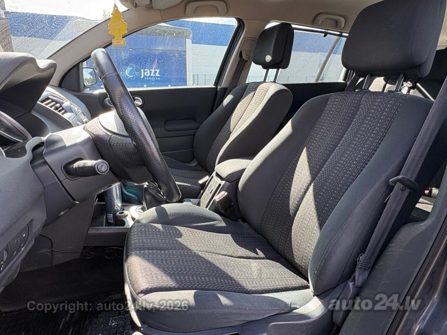 Pelēks Renault Megane 2007 Rapla, ar dzinēja tilpumu 1.90 L un nobraukumu 0 tūkst. km par 1400 €, foto 10 vietnē AUTOMOTO.COM.LV
