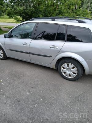 Grey Renault Megane 2007 in Riga, with an engine capacity of 1.60 L and mileage of 231 thousand km for 950 €, photo 5 on AUTOMOTO.COM.LV