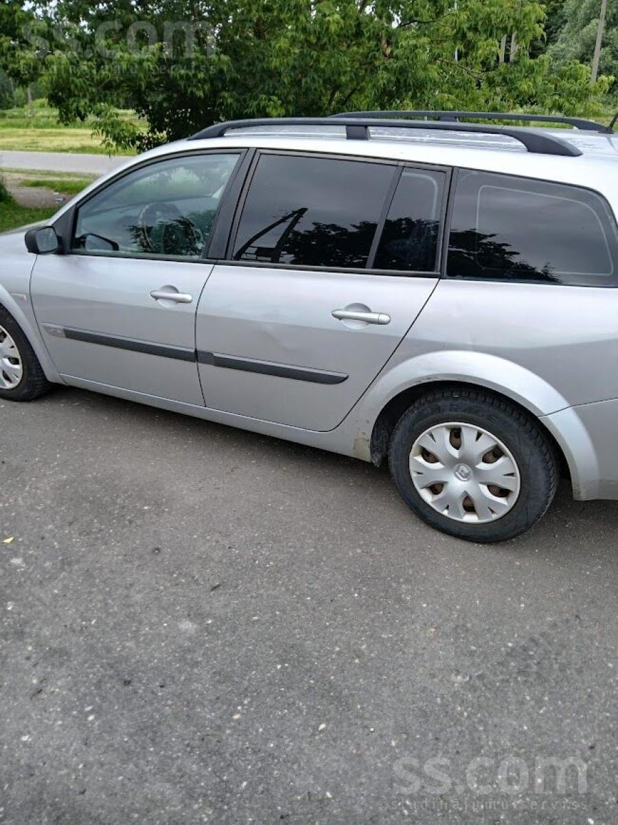 Grey Renault Megane 2007 in Riga, with an engine capacity of 1.60 L and mileage of 231 thousand km for 950 €, photo 5 on AUTOMOTO.COM.LV