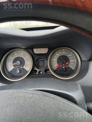Grey Renault Megane 2007 in Riga, with an engine capacity of 1.60 L and mileage of 231 thousand km for 950 €, photo 10 on AUTOMOTO.COM.LV