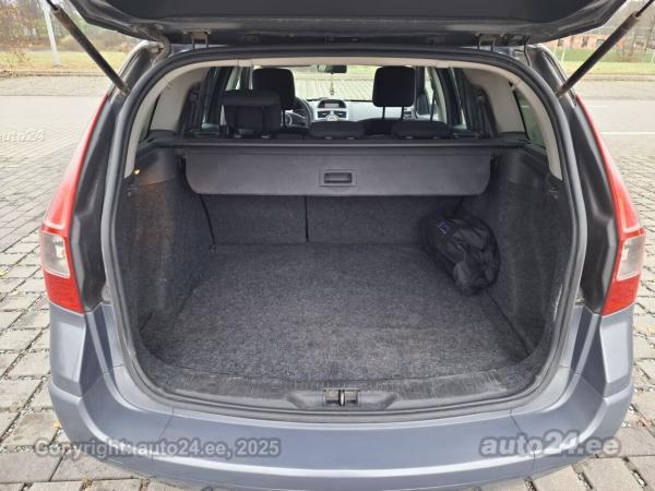 Pelēks Renault Megane 2008 Tartu, ar dzinēja tilpumu 1.60 L un nobraukumu 260 tūkst. km par 1890 €, foto 11 vietnē AUTOMOTO.COM.LV