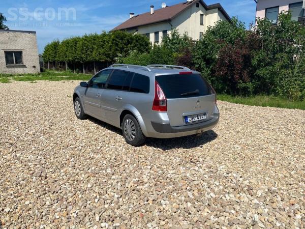 Grey Renault Megane 2008 in Riga, with an engine capacity of 1.60 L and mileage of 281 thousand km for 720 €, photo 3 on AUTOMOTO.COM.LV