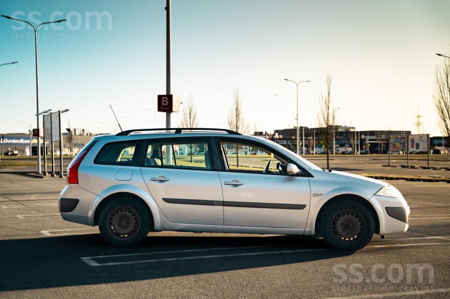 Pelēks Renault Megane 2008 Rīga, ar dzinēja tilpumu 1.60 L un nobraukumu 148 tūkst. km par 900 €, foto 6 vietnē AUTOMOTO.COM.LV