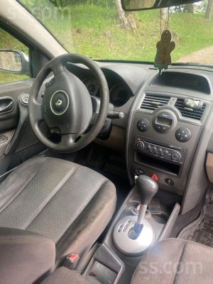 Pelēks Renault Megane 2008 Tukums, ar dzinēja tilpumu 1.90 L un nobraukumu 425 tūkst. km par 850 €, foto 8 vietnē AUTOMOTO.COM.LV