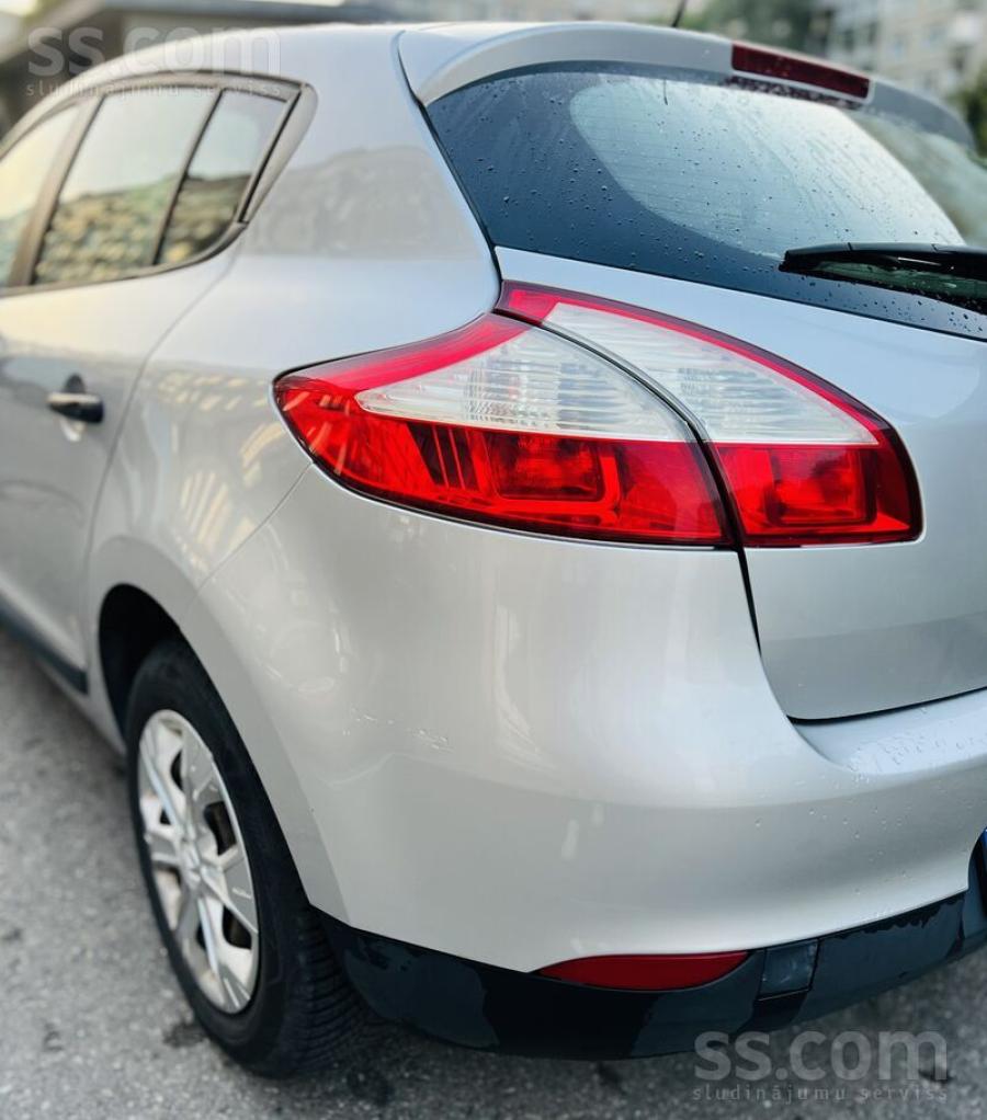 Pelēks Renault Megane 2009 Rīga, ar dzinēja tilpumu 1.60 L un nobraukumu 179 tūkst. km par 3158 €, foto 5 vietnē AUTOMOTO.COM.LV