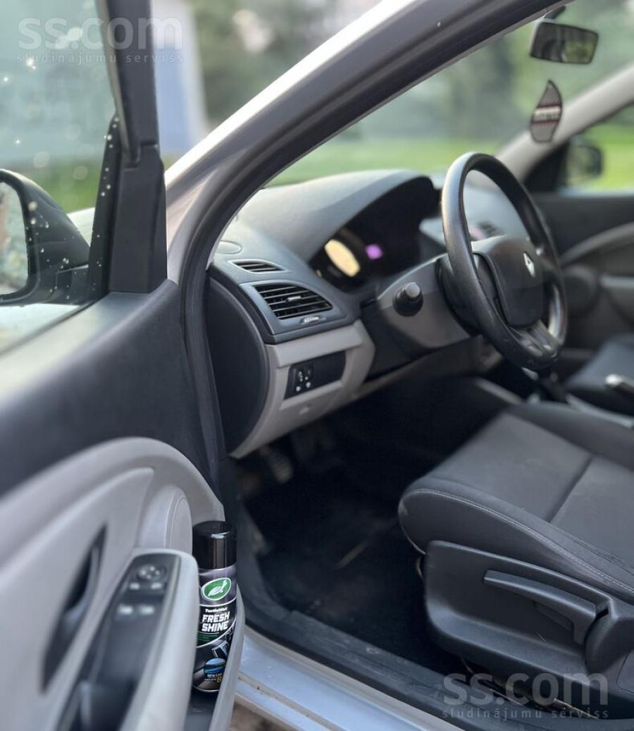 Pelēks Renault Megane 2009 Rīga, ar dzinēja tilpumu 1.60 L un nobraukumu 179 tūkst. km par 3158 €, foto 8 vietnē AUTOMOTO.COM.LV