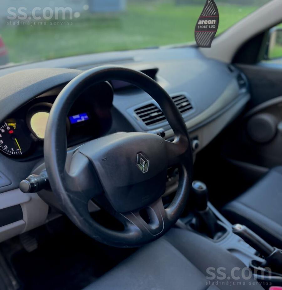 Pelēks Renault Megane 2009 Rīga, ar dzinēja tilpumu 1.60 L un nobraukumu 179 tūkst. km par 3158 €, foto 9 vietnē AUTOMOTO.COM.LV
