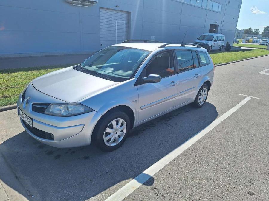 Pelēks Renault Megane 2009 Marijampole, ar dzinēja tilpumu 1.46 L un nobraukumu 250 tūkst. km par 1499 €, foto 4 vietnē AUTOMOTO.COM.LV