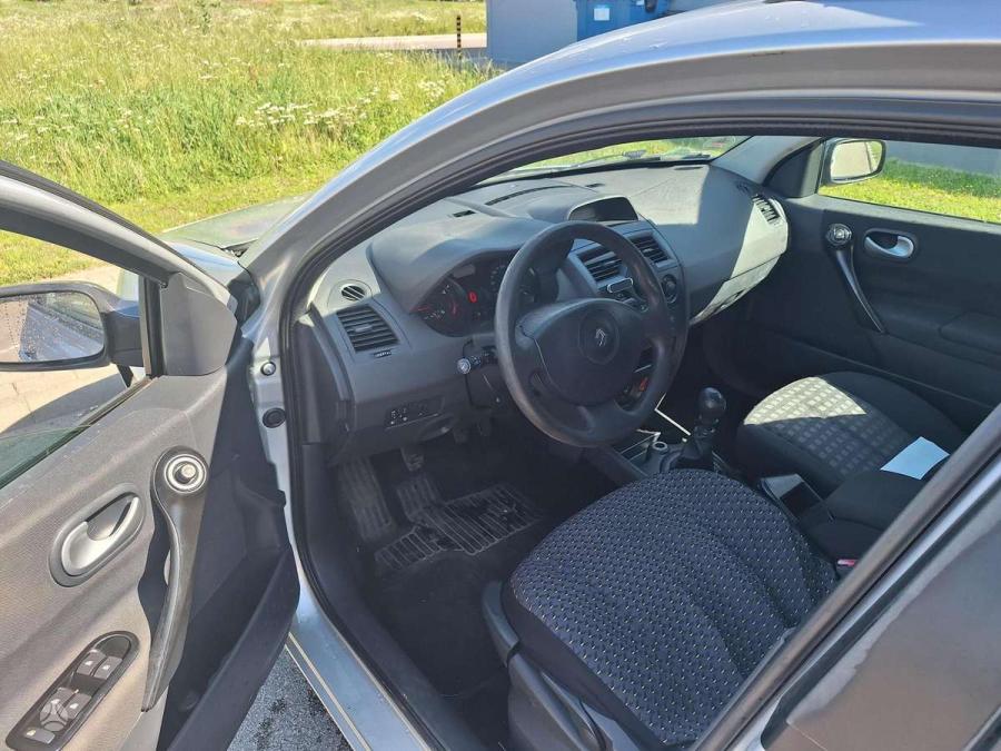 Pelēks Renault Megane 2009 Marijampole, ar dzinēja tilpumu 1.46 L un nobraukumu 250 tūkst. km par 1499 €, foto 6 vietnē AUTOMOTO.COM.LV