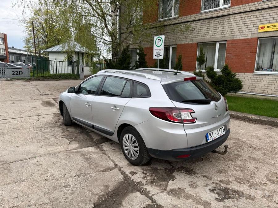 Grey Renault Megane 2010 in Riga, with an engine capacity of 1.50 L and mileage of 370 thousand km for 1700 €, photo 2 on AUTOMOTO.COM.LV