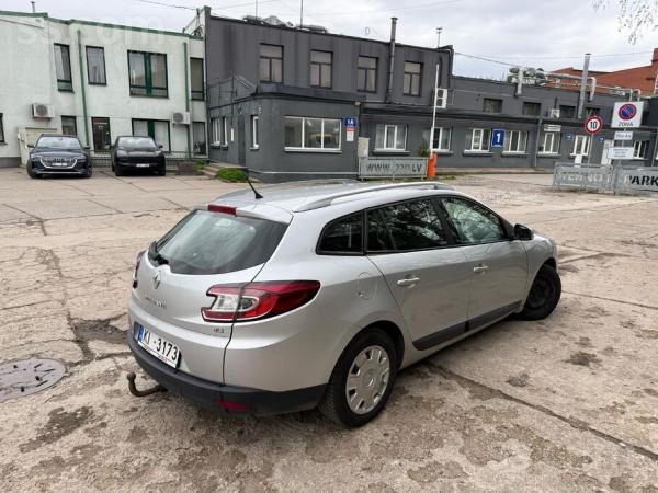 Grey Renault Megane 2010 in Riga, with an engine capacity of 1.50 L and mileage of 370 thousand km for 1700 €, photo 3 on AUTOMOTO.COM.LV