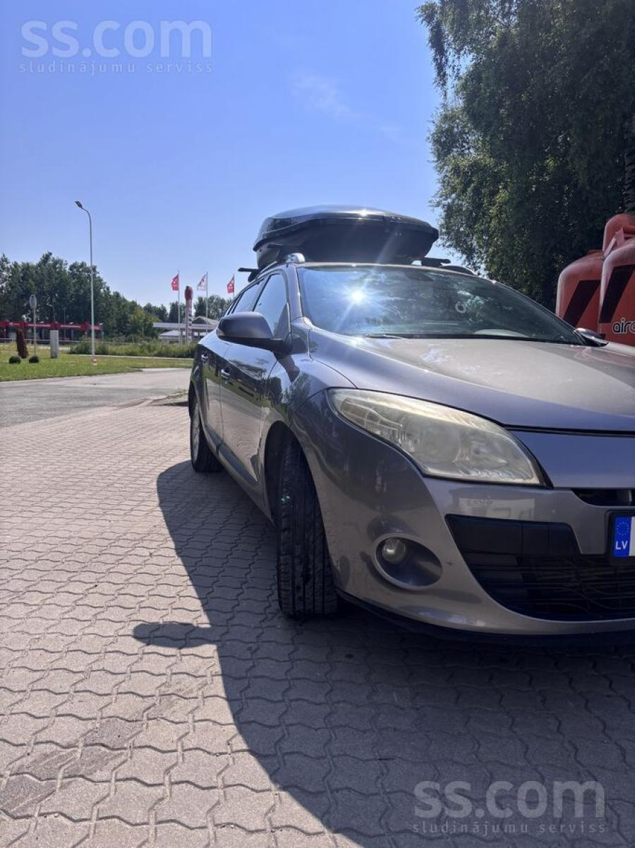 Grey Renault Megane 2010 in Riga, with an engine capacity of 1.50 L and mileage of 323 thousand km for 2500 €, photo 11 on AUTOMOTO.COM.LV
