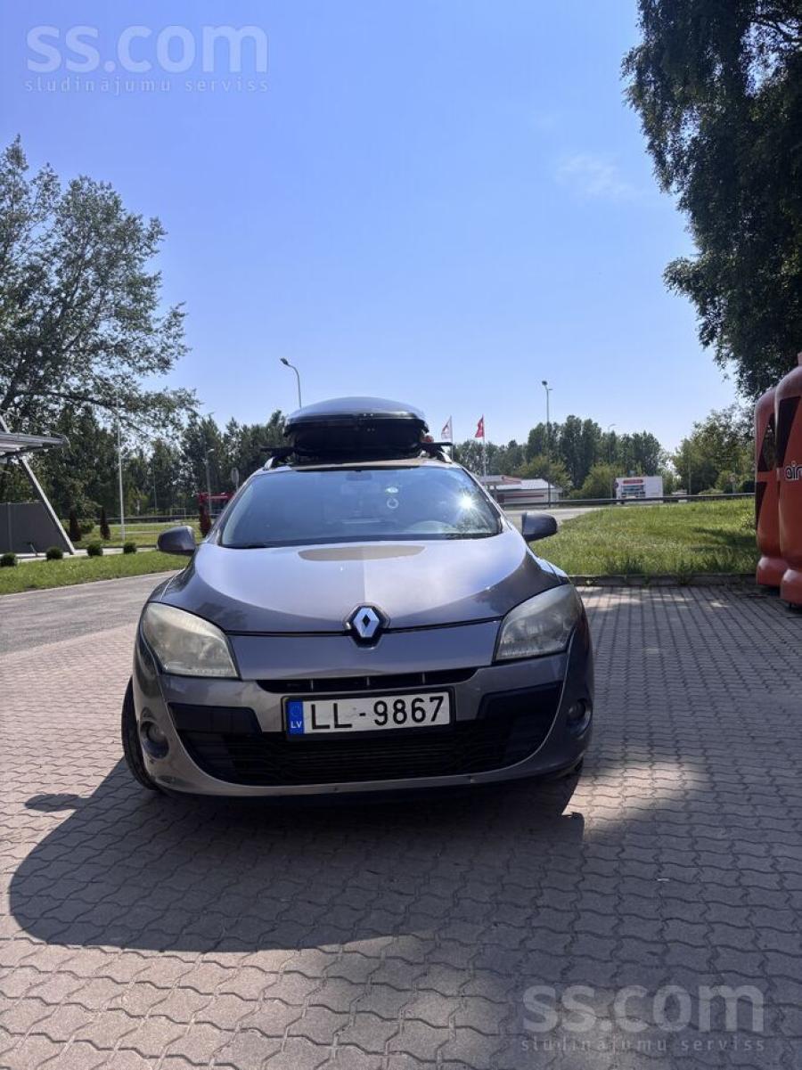 Grey Renault Megane 2010 in Riga, with an engine capacity of 1.50 L and mileage of 323 thousand km for 2500 €, photo 12 on AUTOMOTO.COM.LV